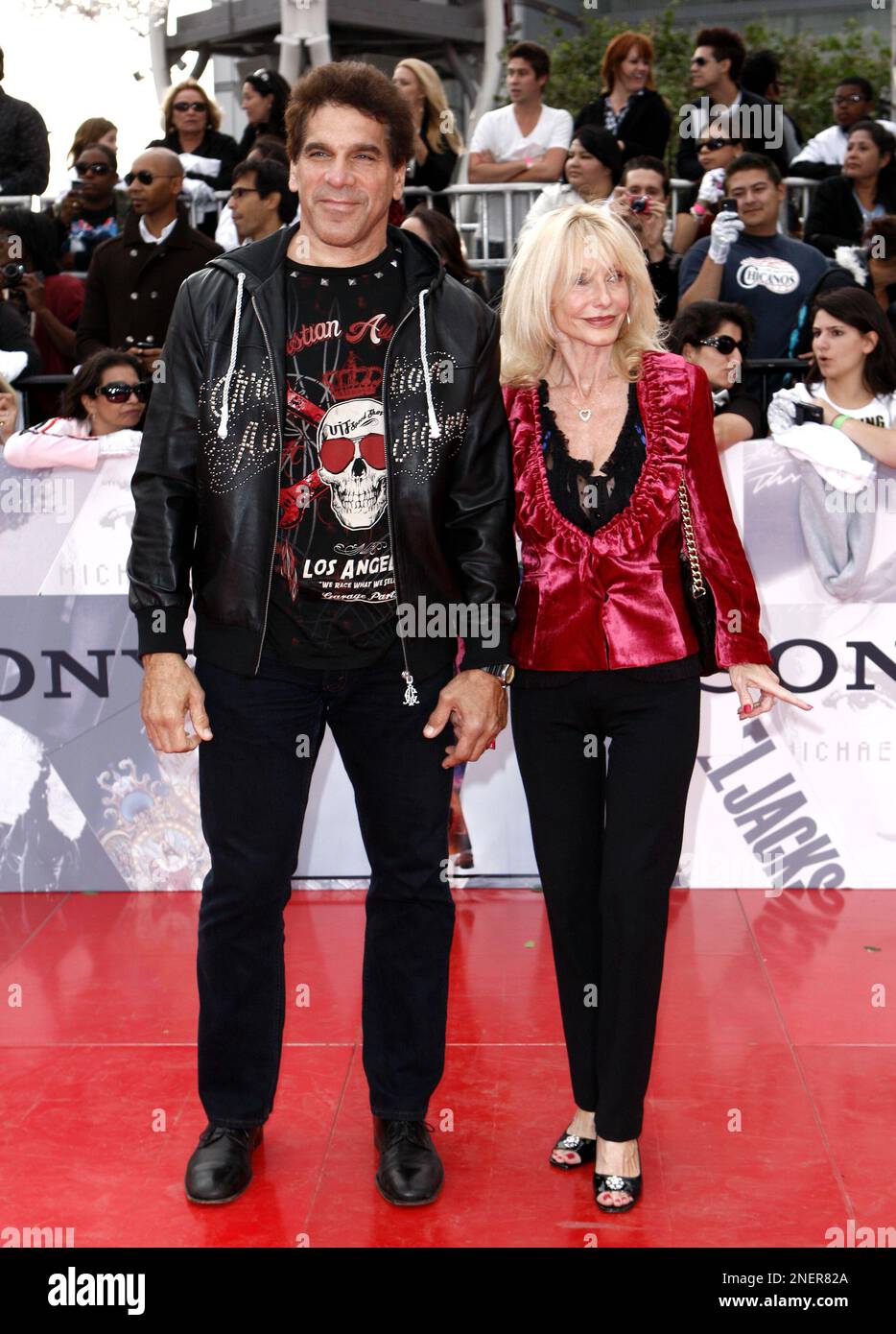 Lou Ferrigno arrives to the premiere of Michael Jackson's "This Is It ...