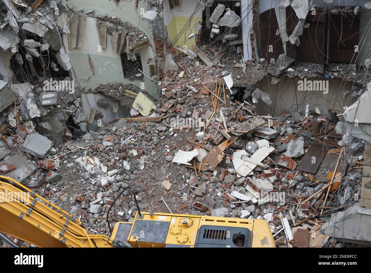 remnants of partially destroyed building, debris, demolition Stock ...