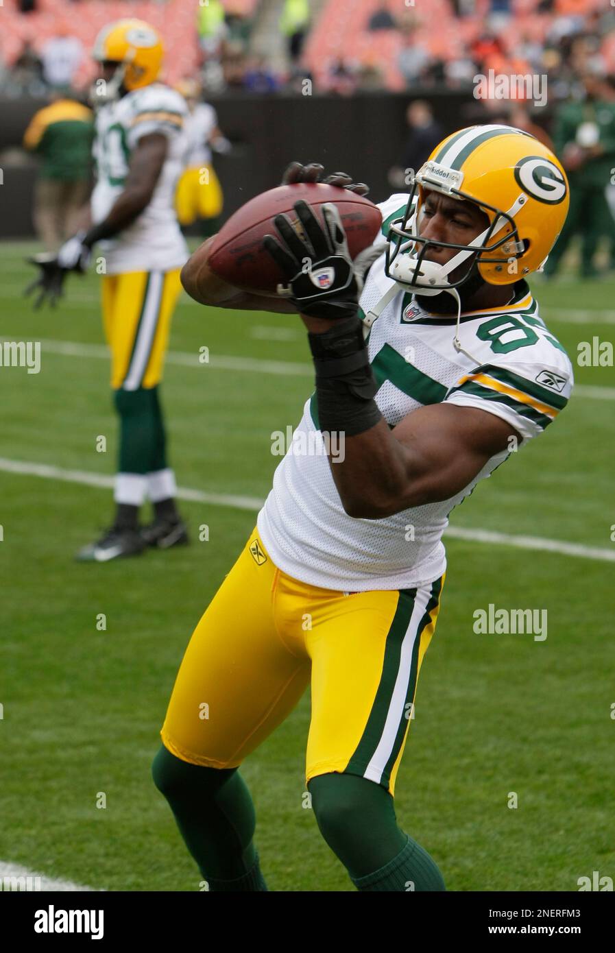 Green Bay Packers wide receiver Greg Jennings catches a pass during ...
