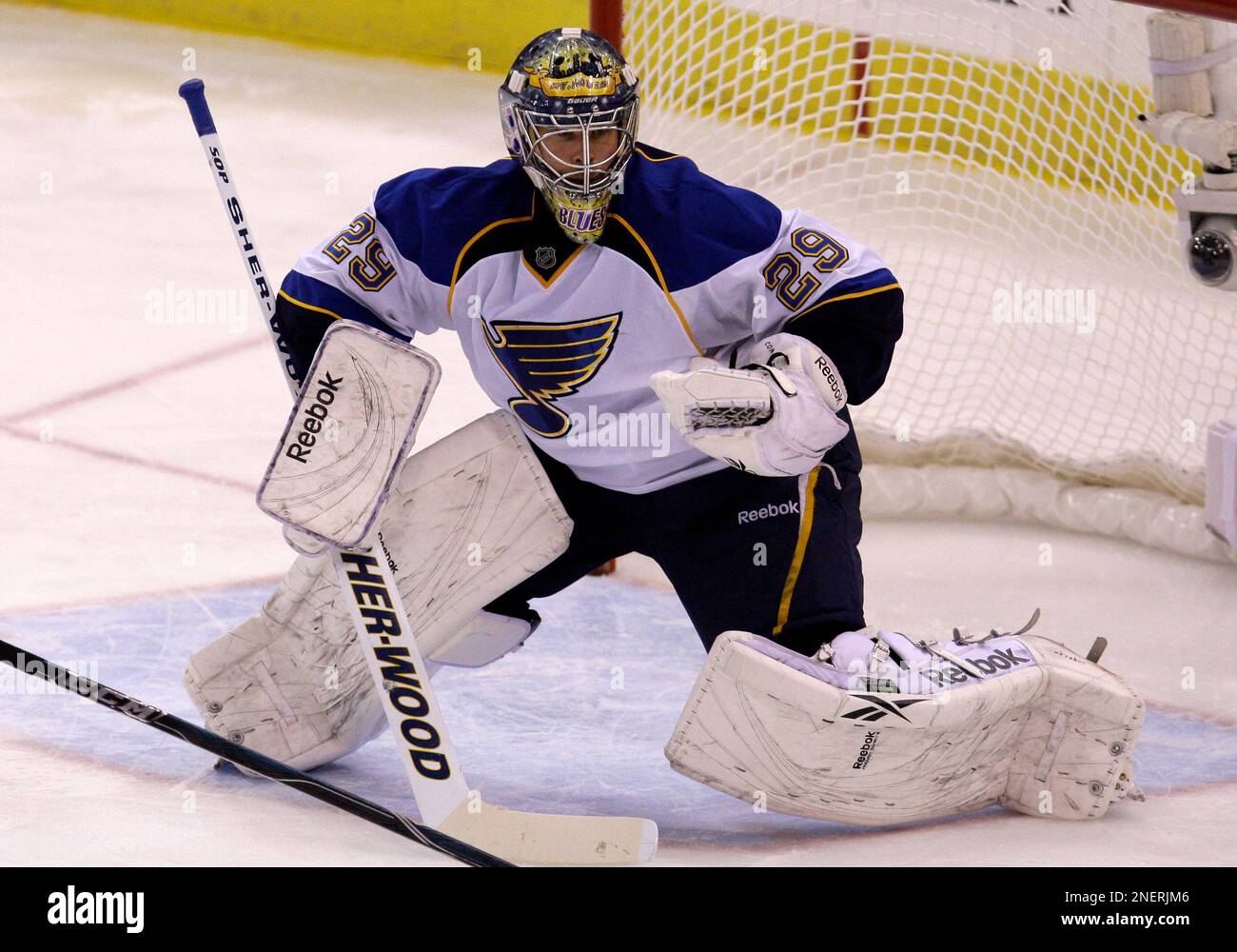 St. Louis Blues goalie Ty Conklin (29) in action against the Pittsburgh ...