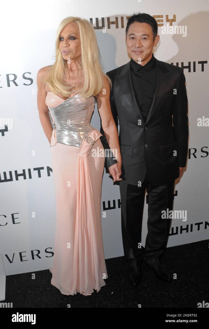 Designer Donatella Versace and actor Jet Li attend the 2009 Whitney ...