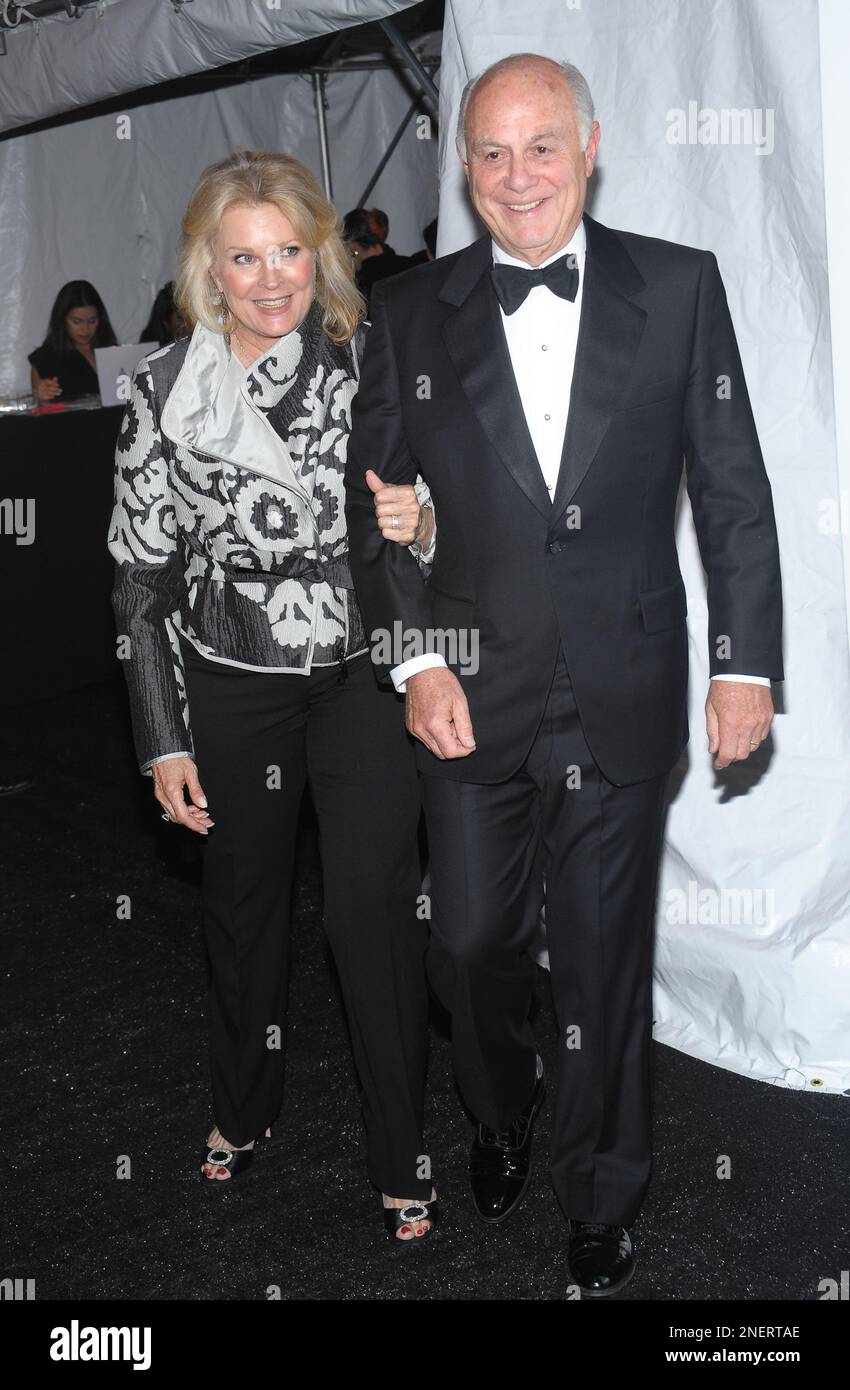 Actress Candice Bergen and husband Marshall Rose attend the 2009 ...