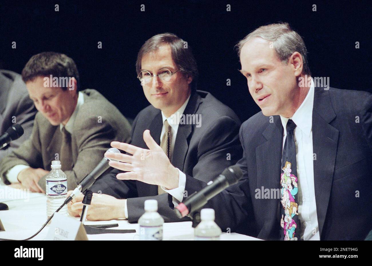 Disney chief Michael Eisner shows off his ?Snow White and the Seven ...