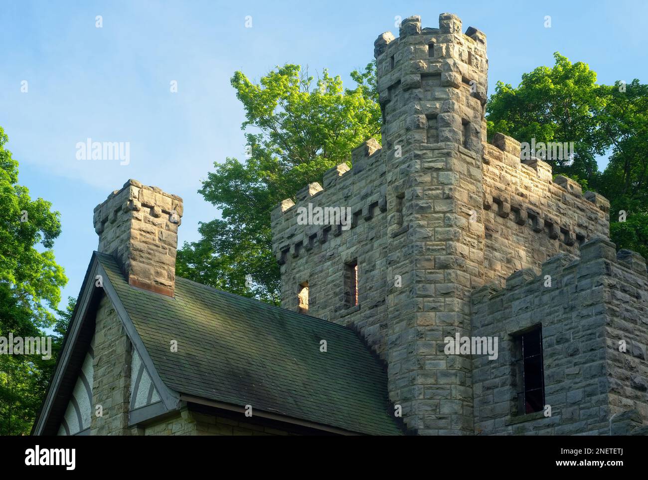 Castellated mansion house hi-res stock photography and images - Alamy