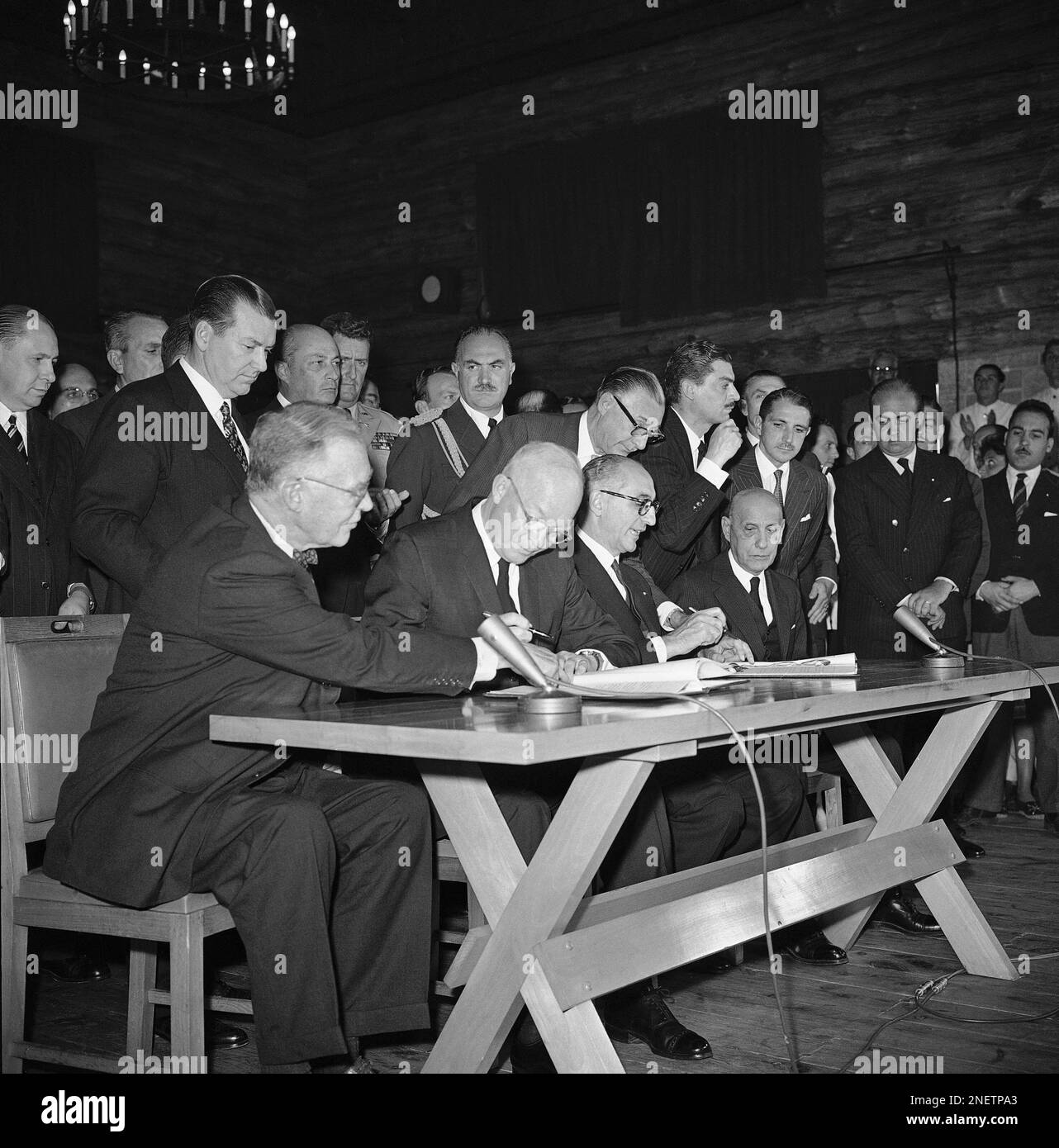 President Eisenhower sign the “Declaration of Bariloche” at the ...
