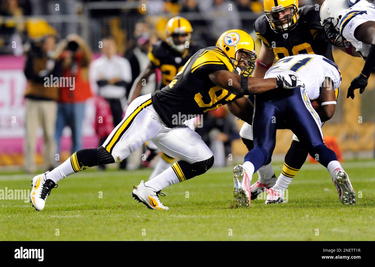 Pittsburgh Steelers linebacker James Harrison (92) tackles San Diego ...