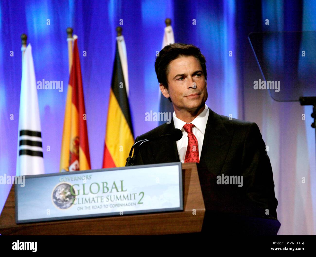 Actor Rob Lowe participates in a climate control discussion at the ...