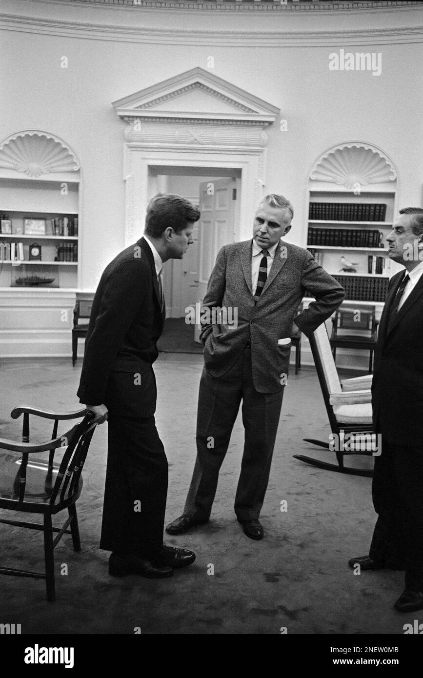 Associated Press writer Marvin Arrowsmith and UPI Newsman Merriman ...