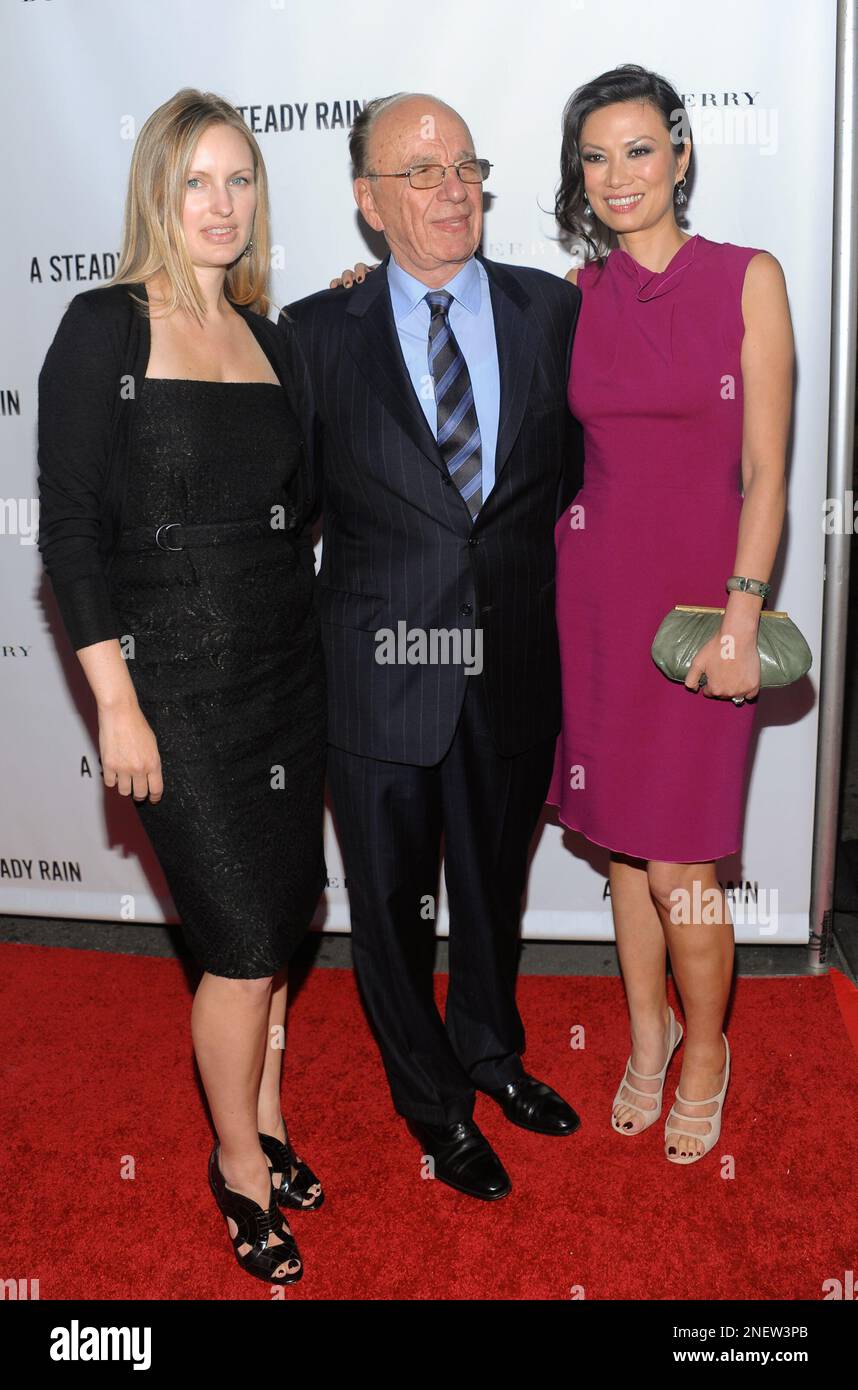 Global media mogul Rupert Murdoch poses with daughter Kathryn, left ...