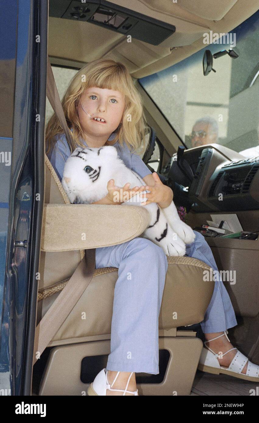 Chelsey Thomas, who was born with a nerve disorder that prevented her ...