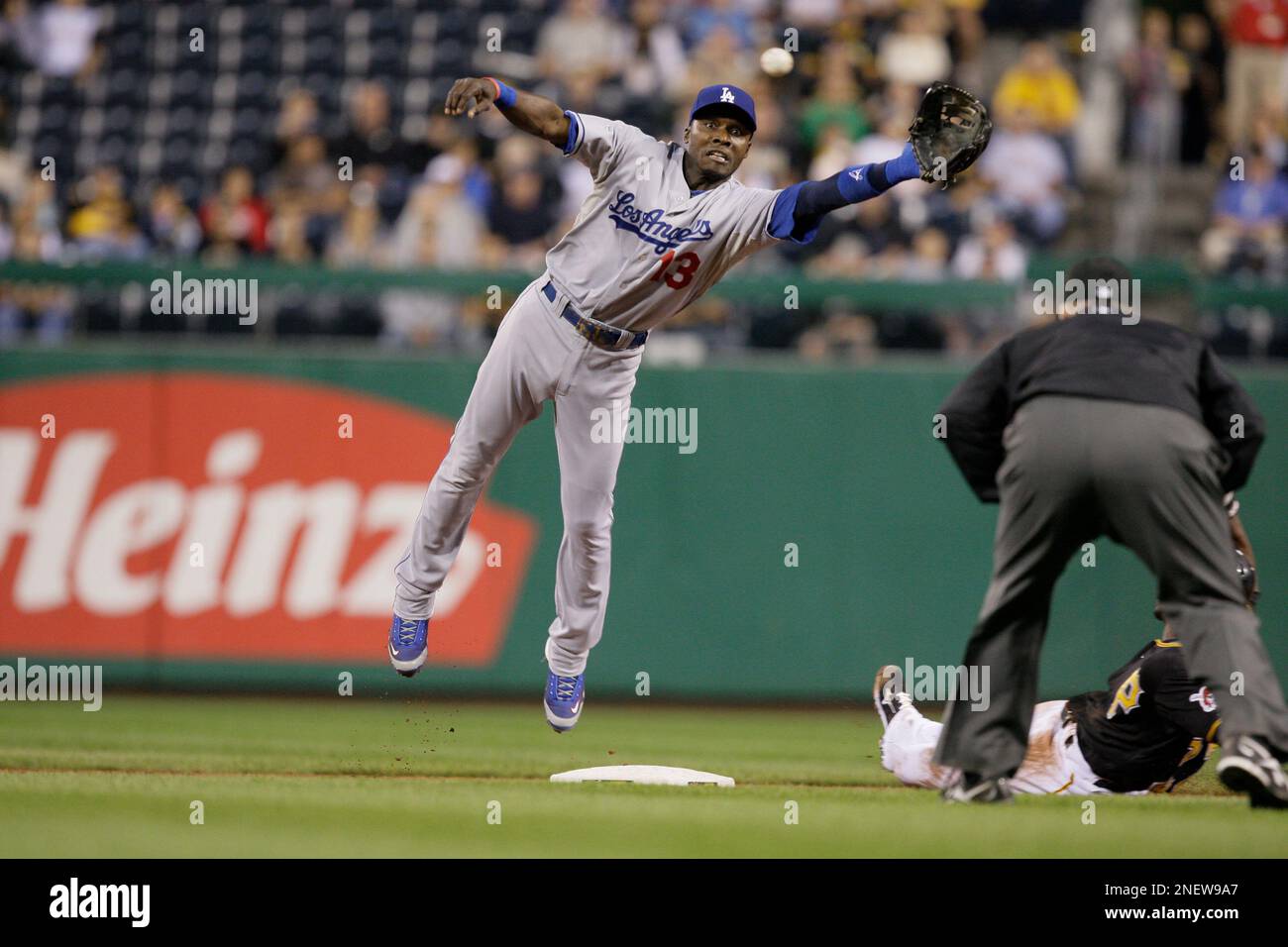 Los Angeles Dodgers second baseman Orlando Hudson (13) in action ...