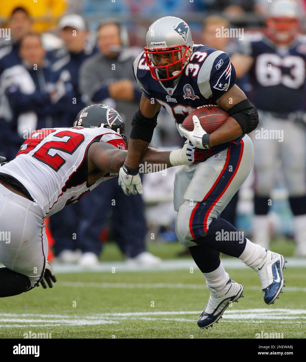 Atlanta Falcons defensive end Chauncey Davis (92) moves in on New ...