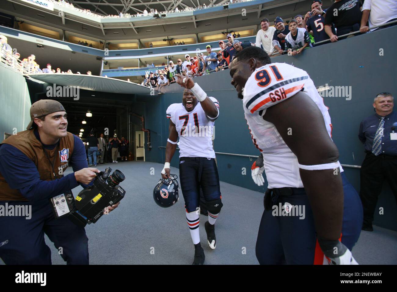 Chicago Bears Israel Idonije (71) and Tommie Harris, Sunday, Sept. 27 ...