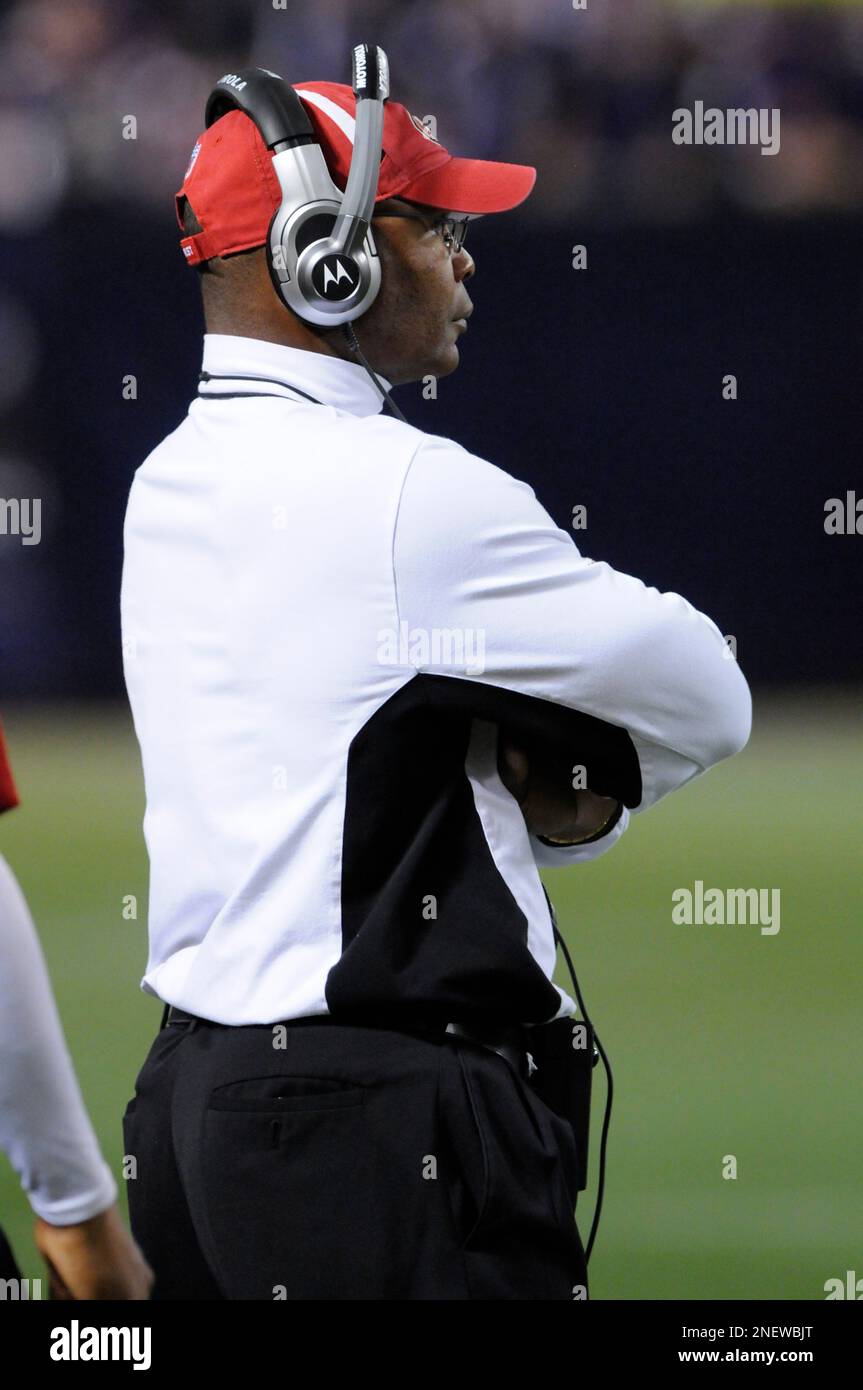 San Francisco 49ers head coach Mike Singletary watches in the third ...