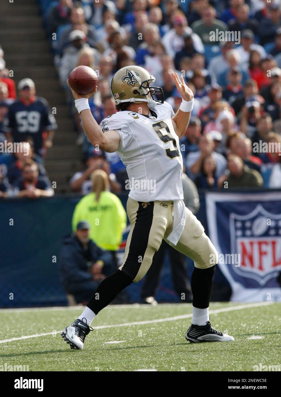 New Orleans Saints' Drew Brees throws against the Buffalo Bills during ...
