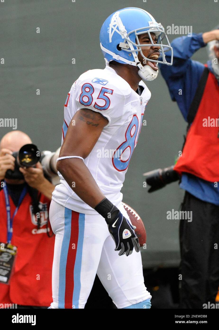 Tennessee Titans' Nate Washington (85) reacts after catching a ...