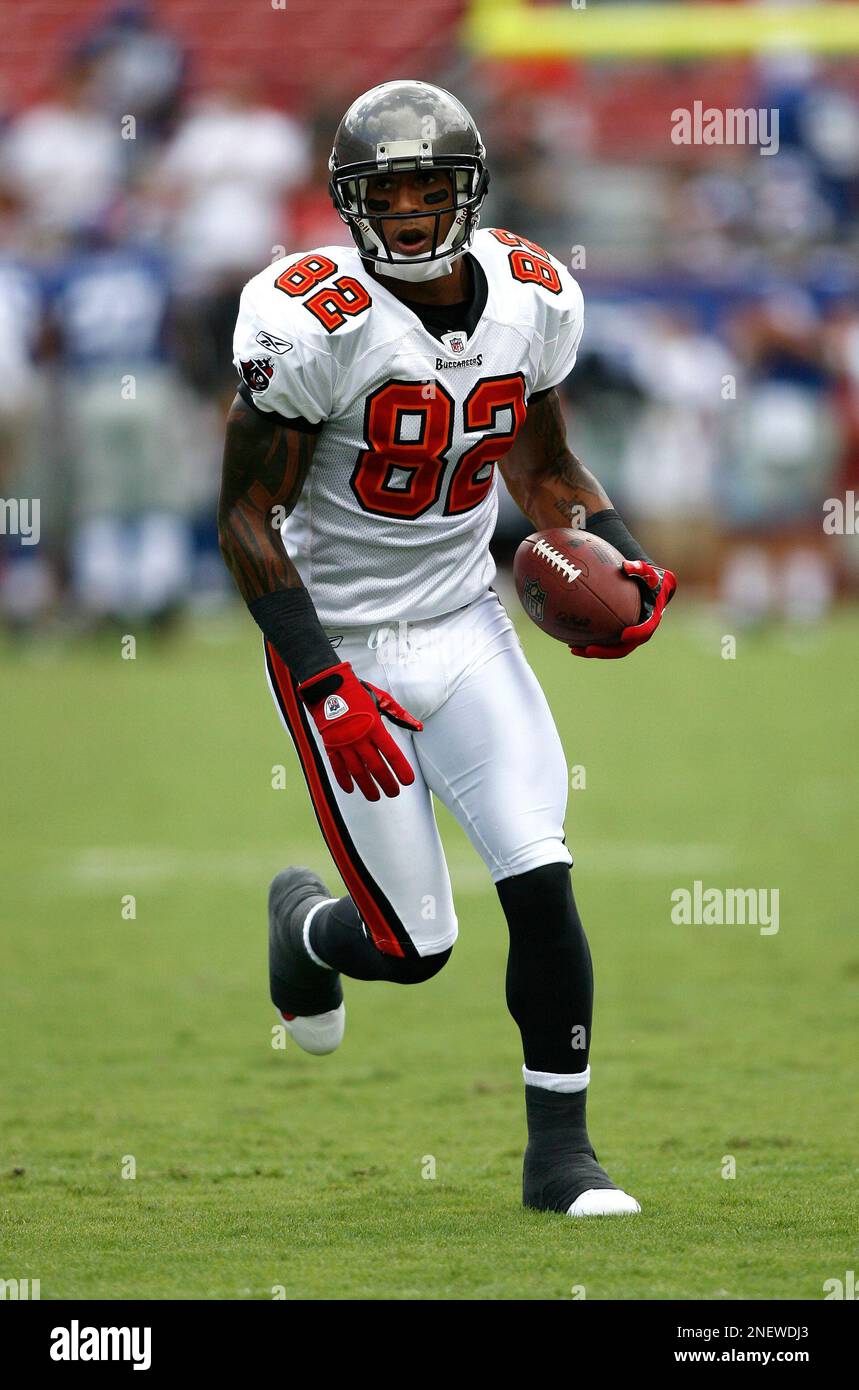 Tampa Bay Buccaneers tight end Kellen Winslow works out before the ...