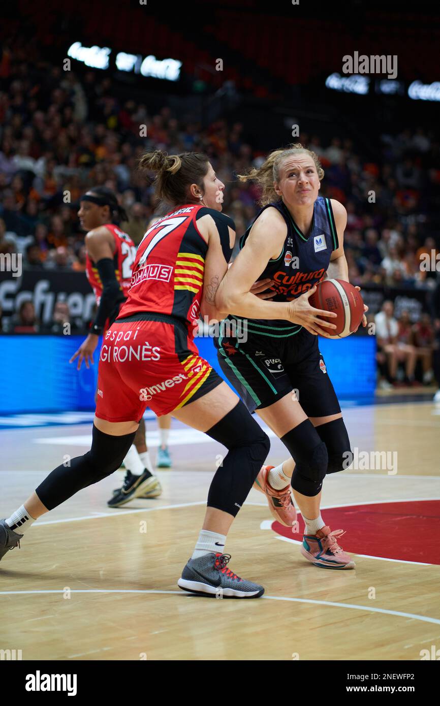 Jugadoras de baloncesto hi-res stock photography and images - Alamy