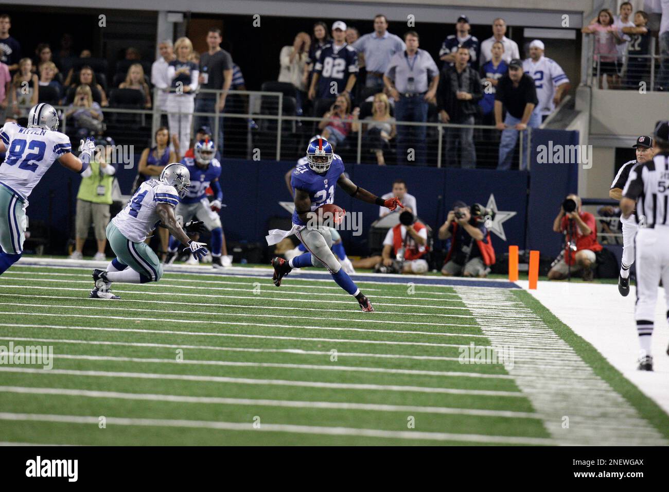 Dallas Cowboys tight end Jason Witten (82) fullback Deon Anderson (34 ...
