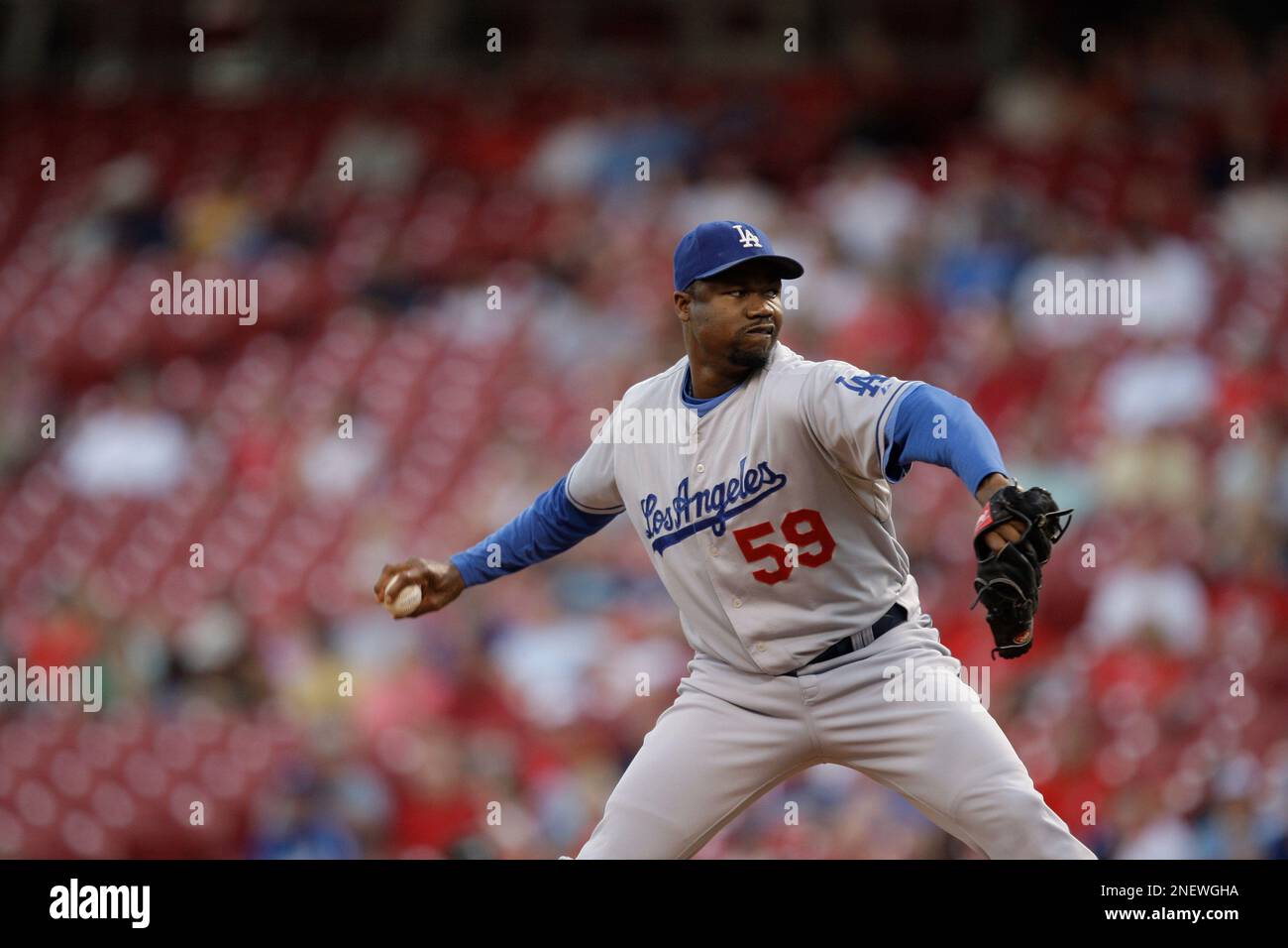 Los Angeles Dodgers reliever Guillermo Mota pitches against the ...