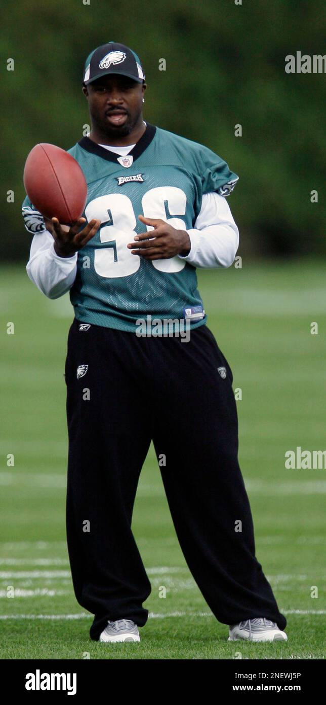 Philadelphia Eagles injured running back Brian Westbrook plays with a ...
