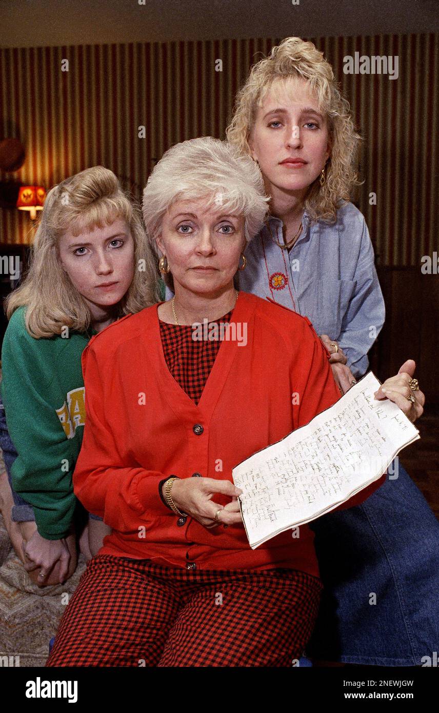 Jane Bugg, center, with her daughter Jill Fritz, right, and Jana ...