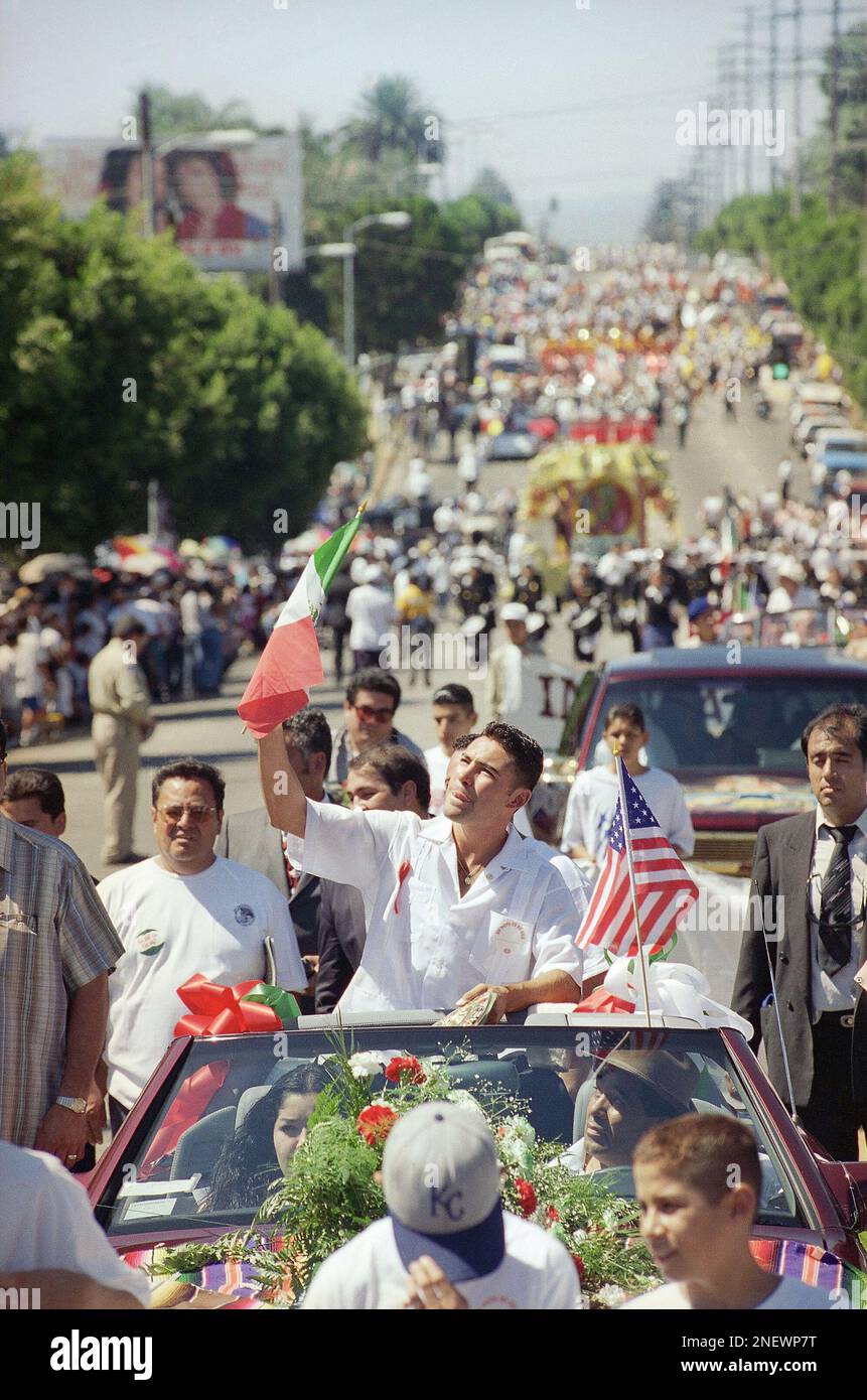Olympic and Super Lightweight boxing champion Oscar de la Hoya rides as ...