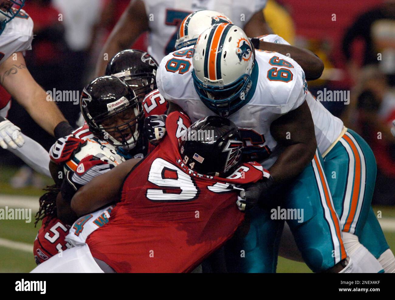 Miami Dolphins guard Donald Thomas (66) in action during an NFL ...