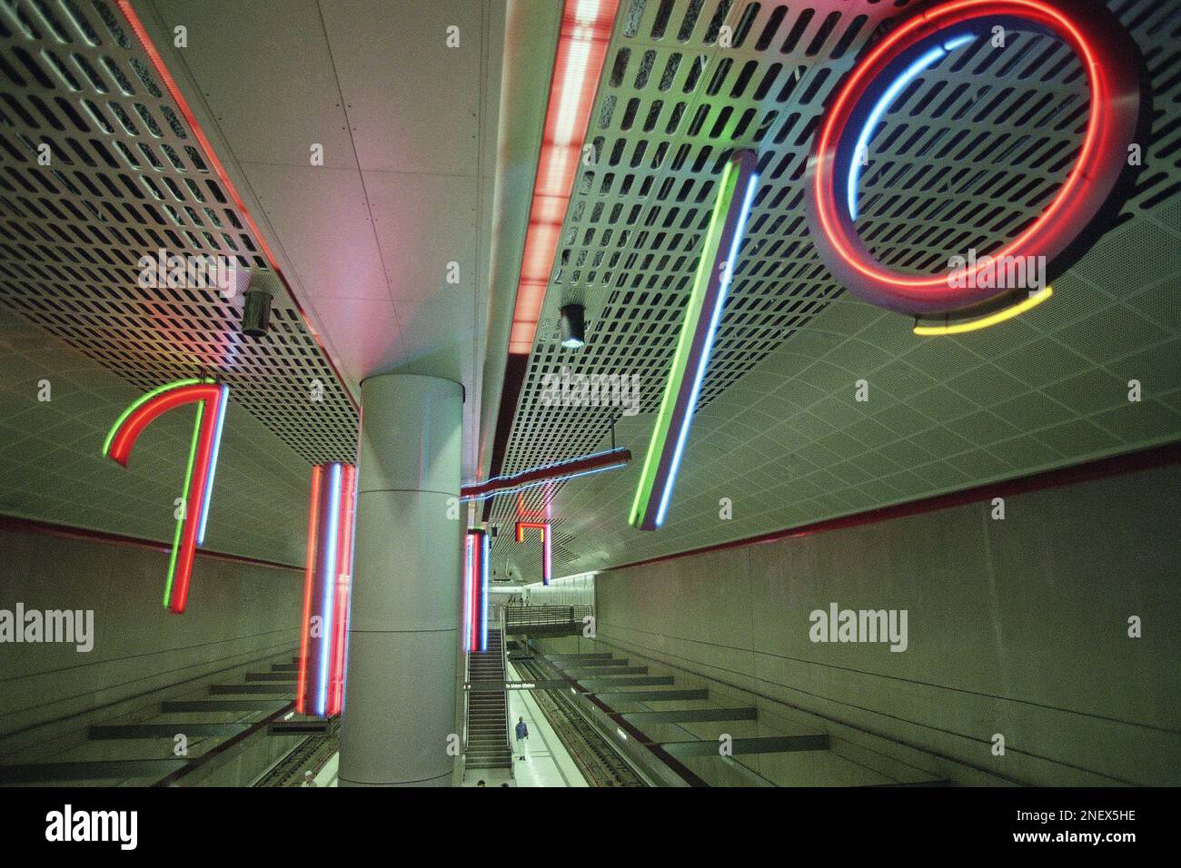 View into the MTA's Red line station at Pershing Square, in Los Angeles ...