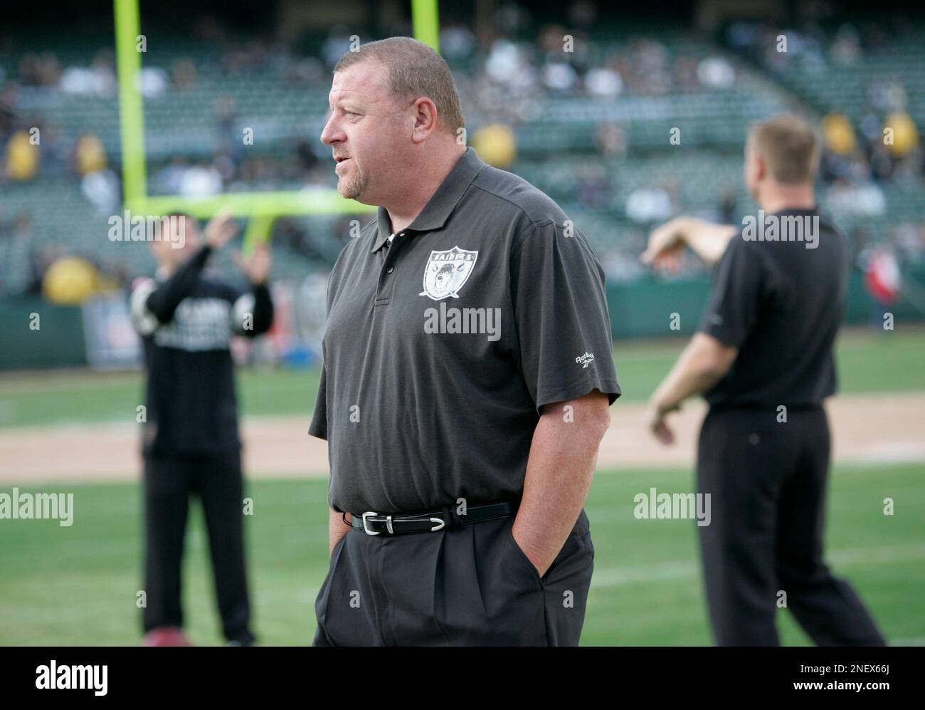Oakland Raiders head coach Tom Cable at the NFL football game between ...