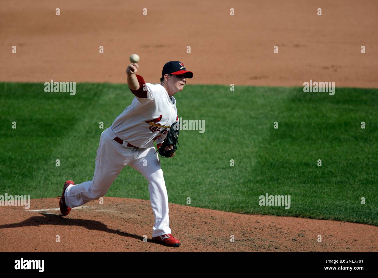 St. Louis Cardinals relief pitcher Brad Thompson throws during a ...