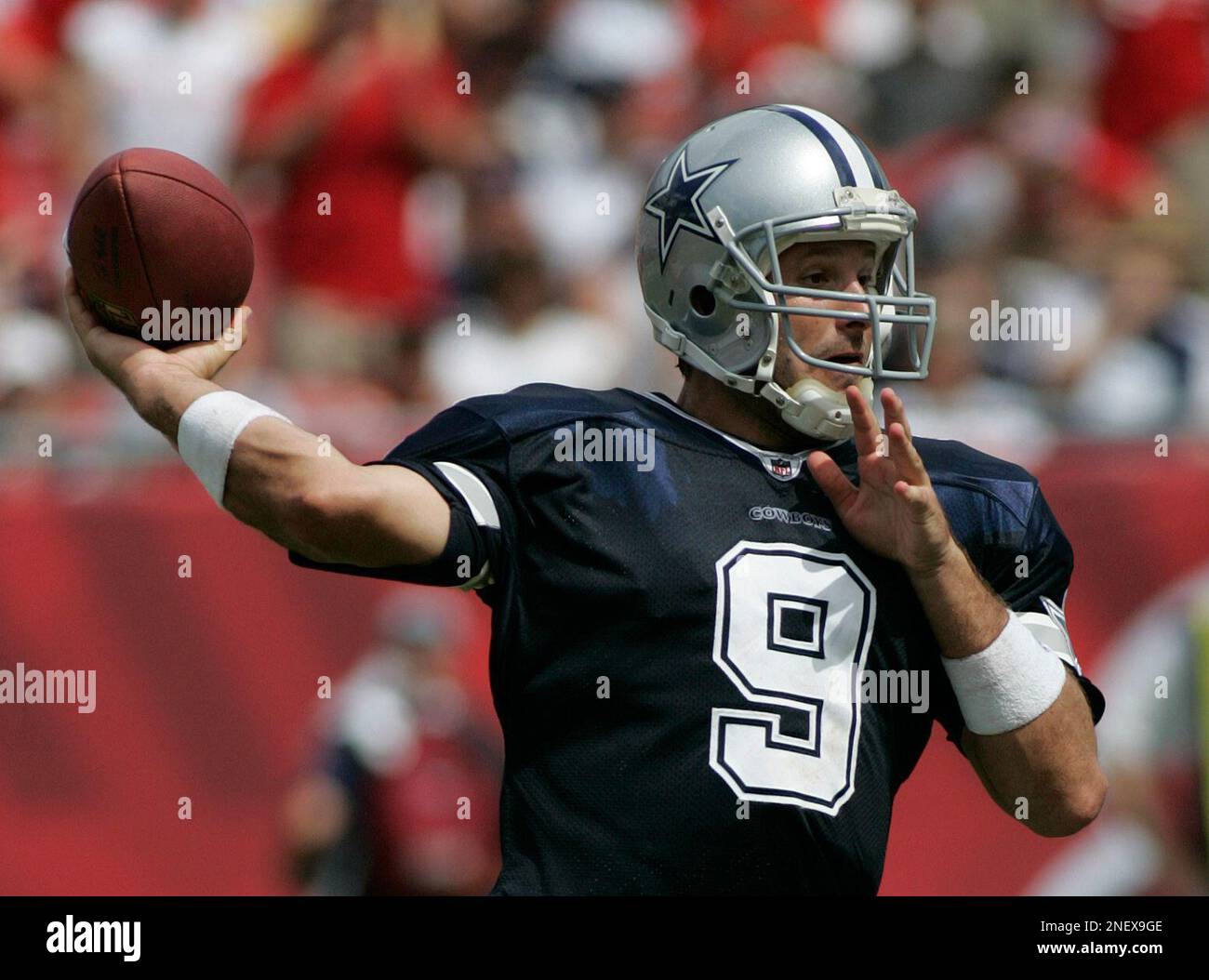 Dallas Cowboys quarterback Tony Romo (9) throws a pass during an NFL ...