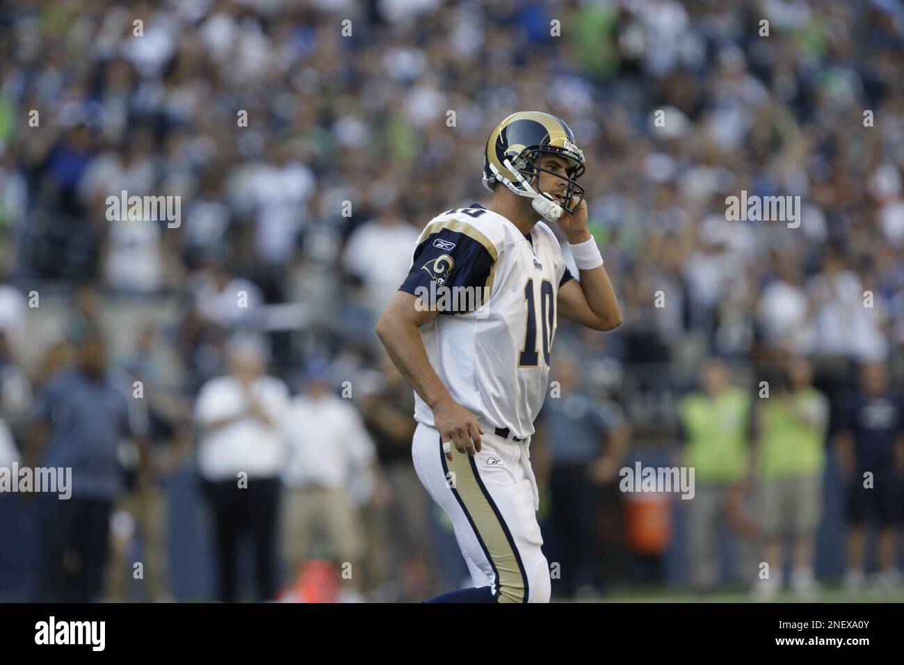 St. Louis Rams quarterback Marc Bulger Sunday, Sept. 13, 2009, in ...