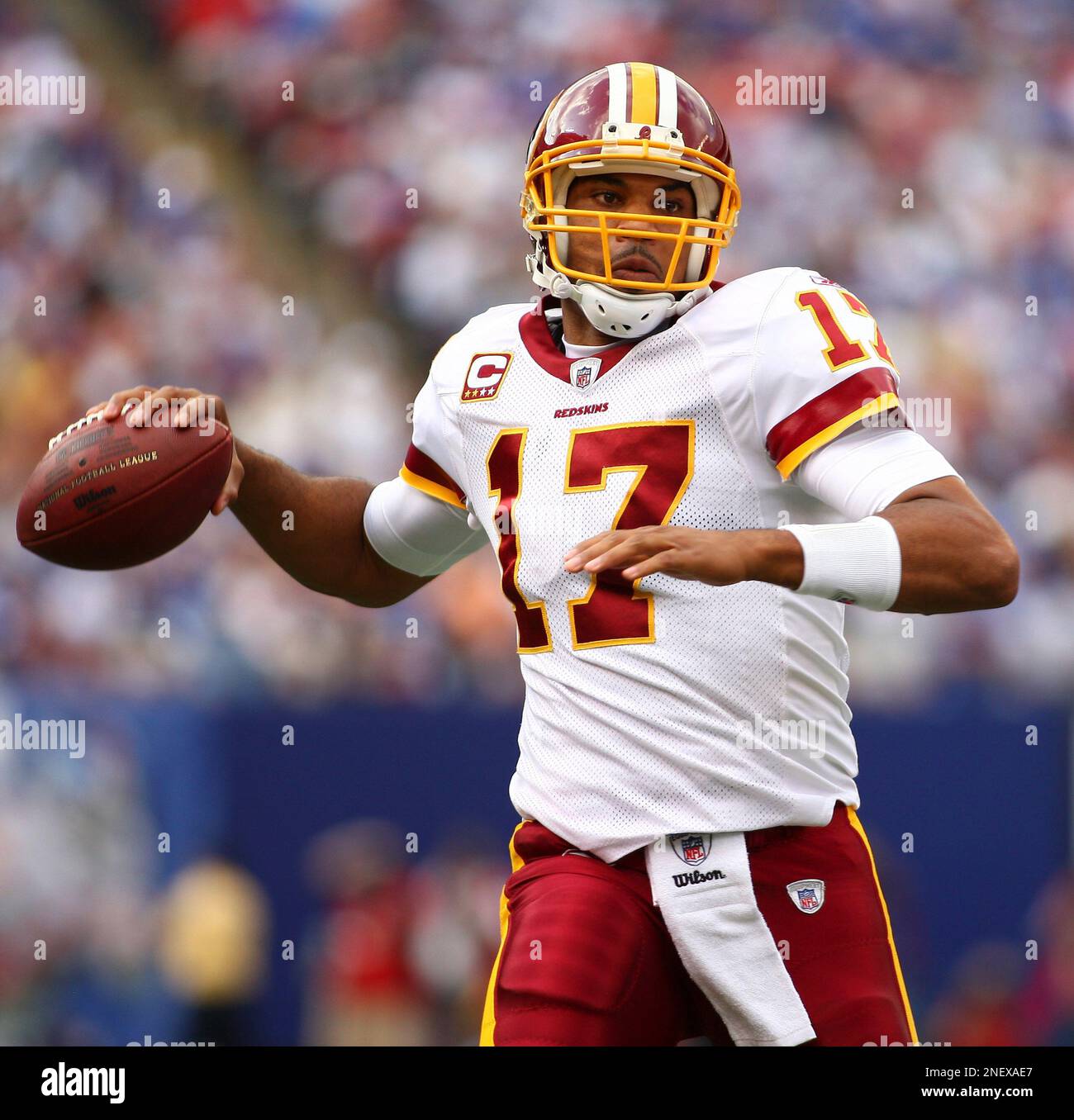 Washington Redskins quarterback Jason Campbell (17) throws a pass in ...