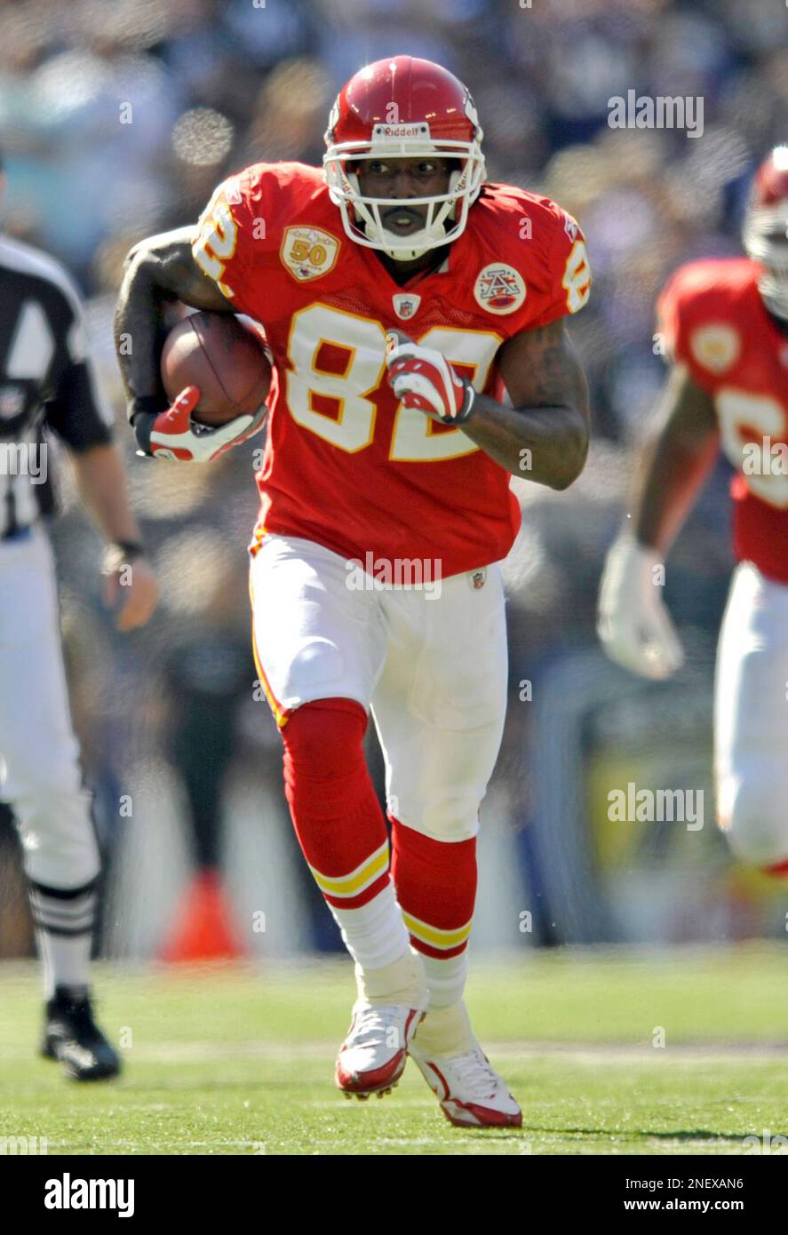 Kansas City Chiefs wide receiver Dwayne Bowe carreis the ball during ...