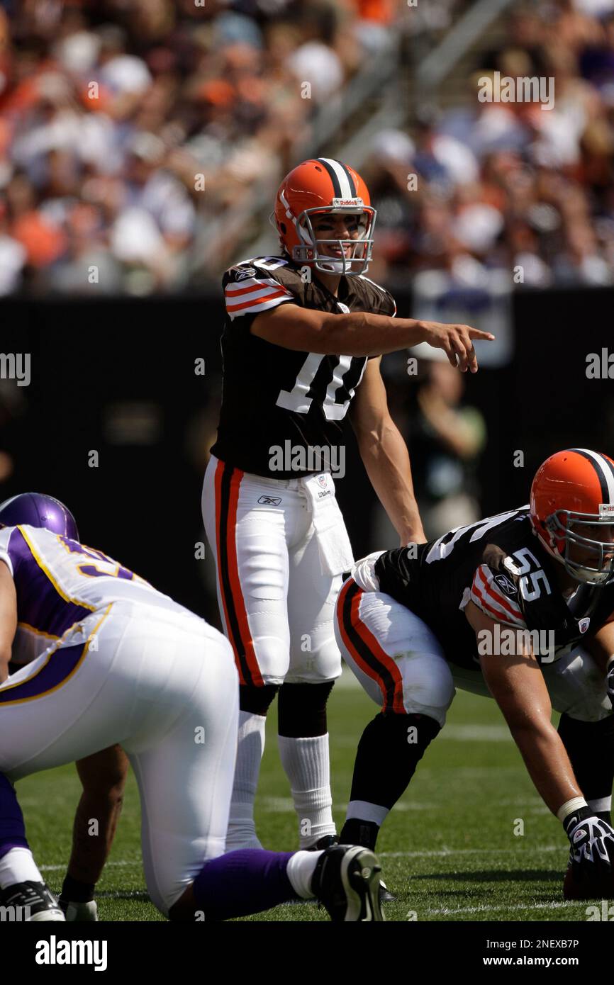 Cleveland Browns quarterback Brady Quinn (10) against the Minnesota ...