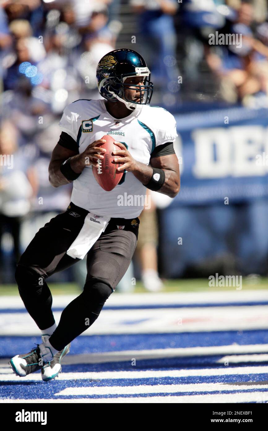 Jacksonville Jaguars quarterback David Garrard (9) in an NFL football ...
