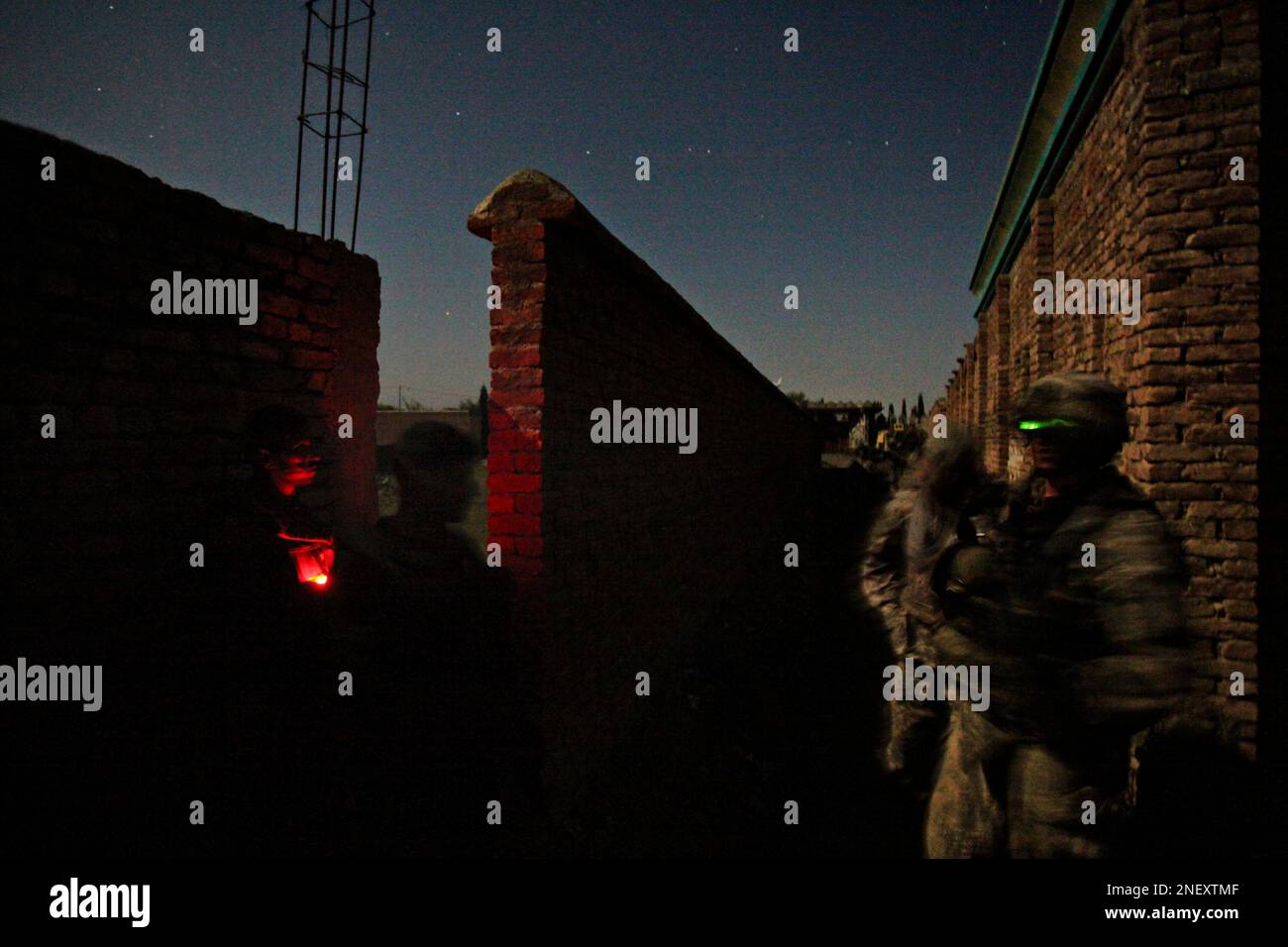 Members of the U.S. forces 1st platoon, A Company 25 Infantry Division ...