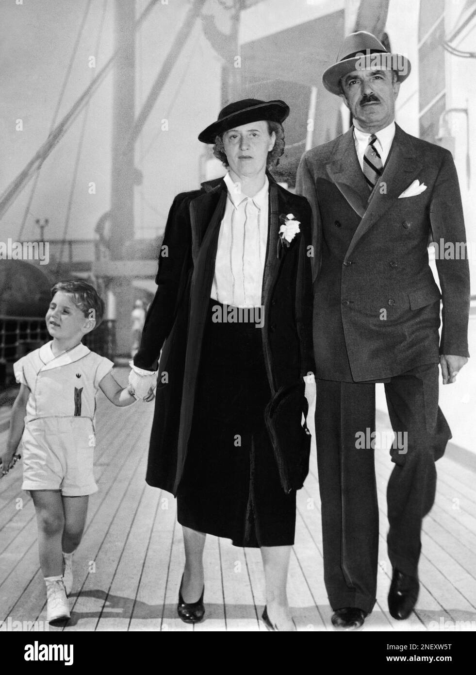 Anna Hauptmann and her son Manfried arrive in New York aboard the ship ...