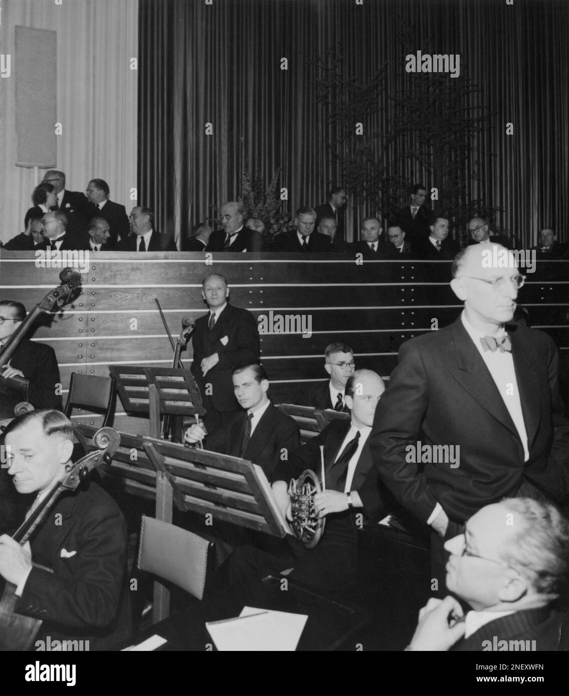 The bench with the West German prime ministers of the Federal West ...