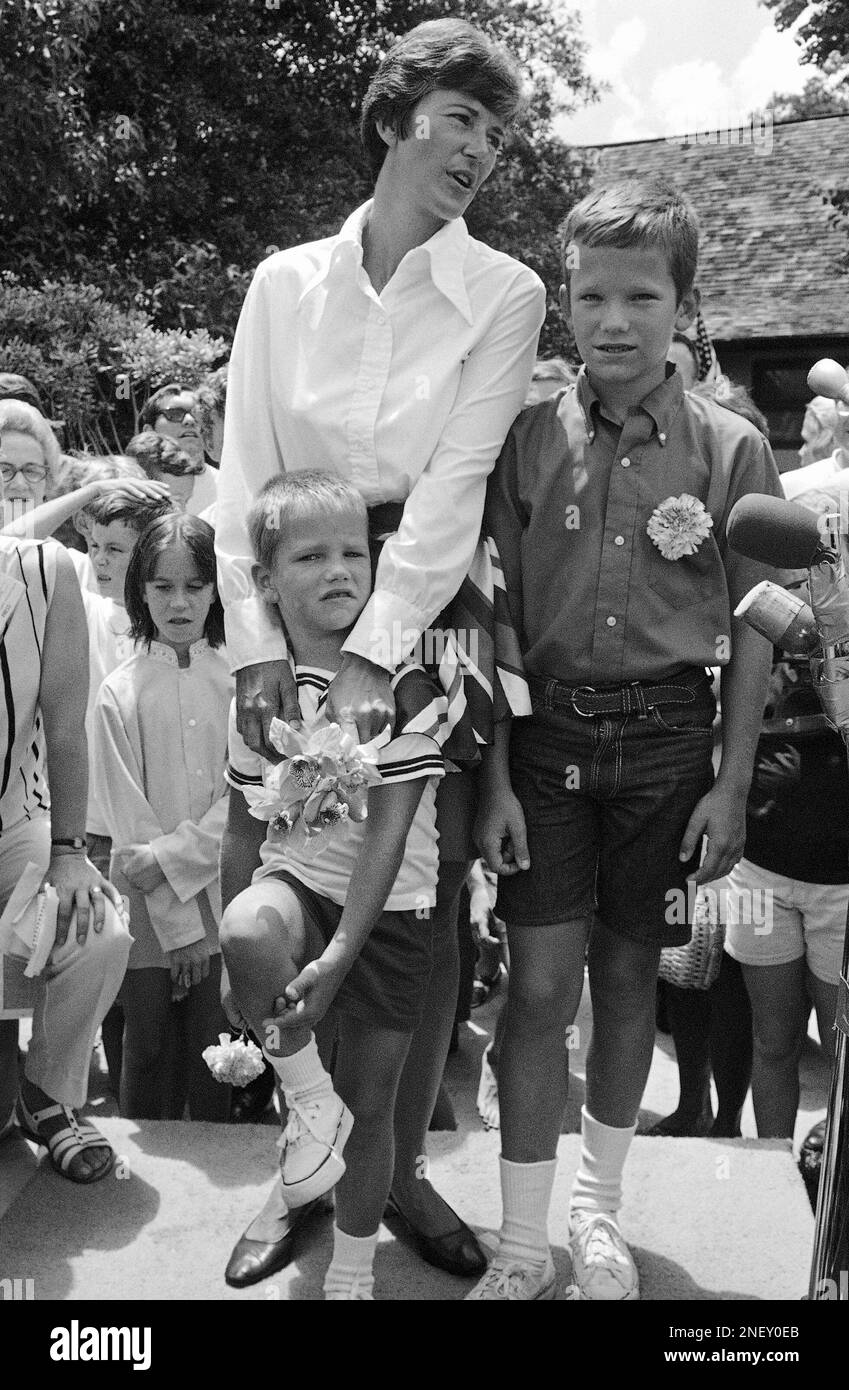 Neil Armstrong Wife And Kids Neil Armstrong Wikipedia