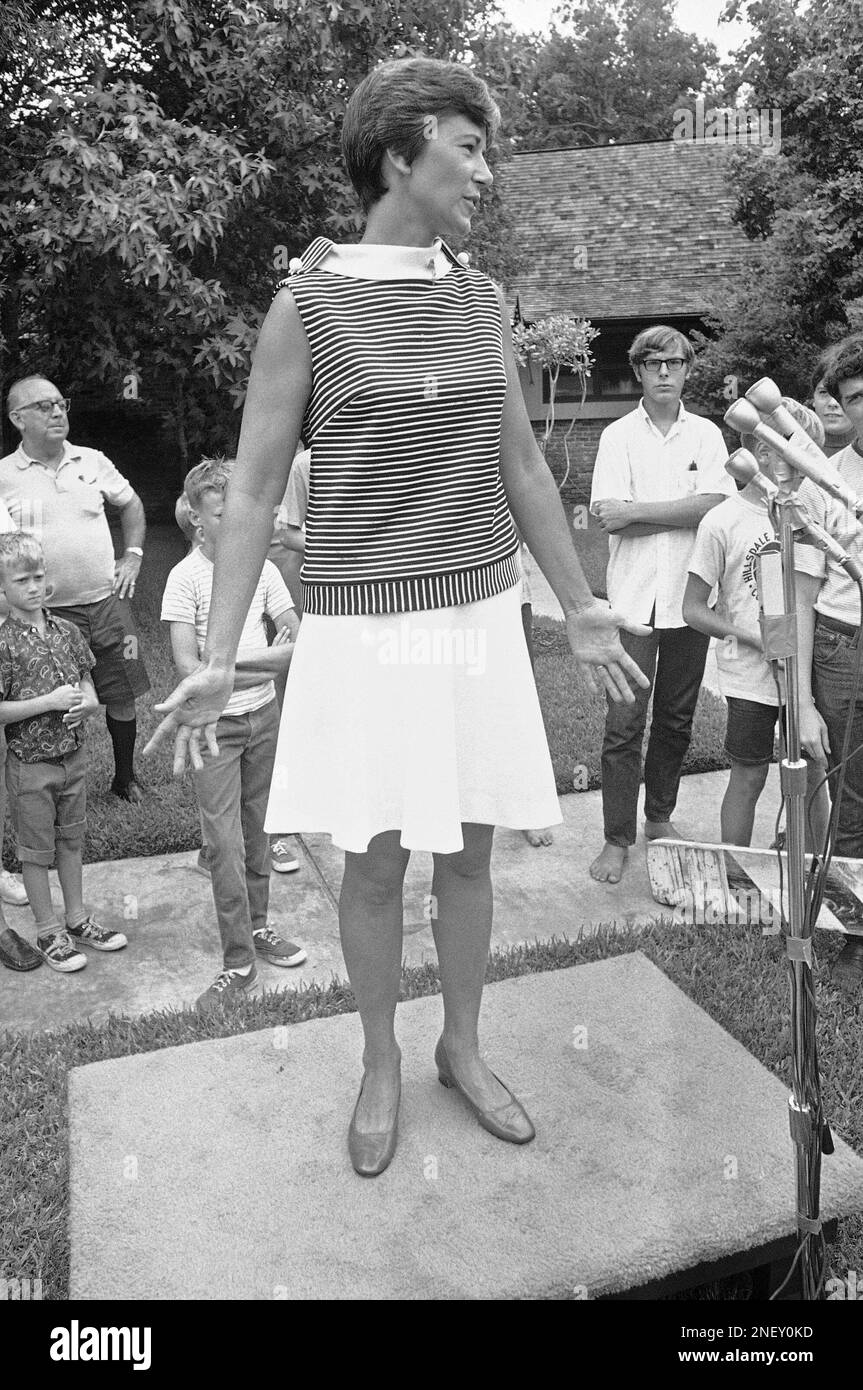 Neil Armstrong Wife Of Jan