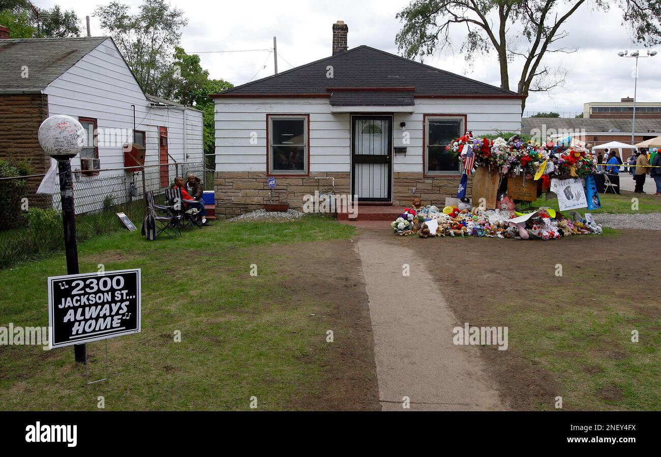 The Jackson family home during the first Michael Jackson birthday ...