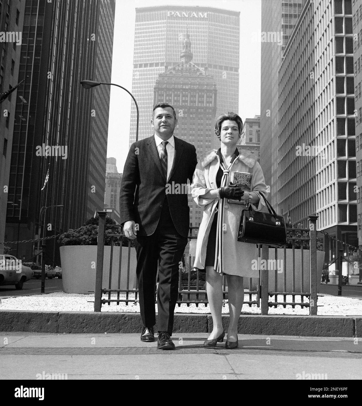 Francis Gary Powers and his wife Sue take a stroll down Park Avenue in ...