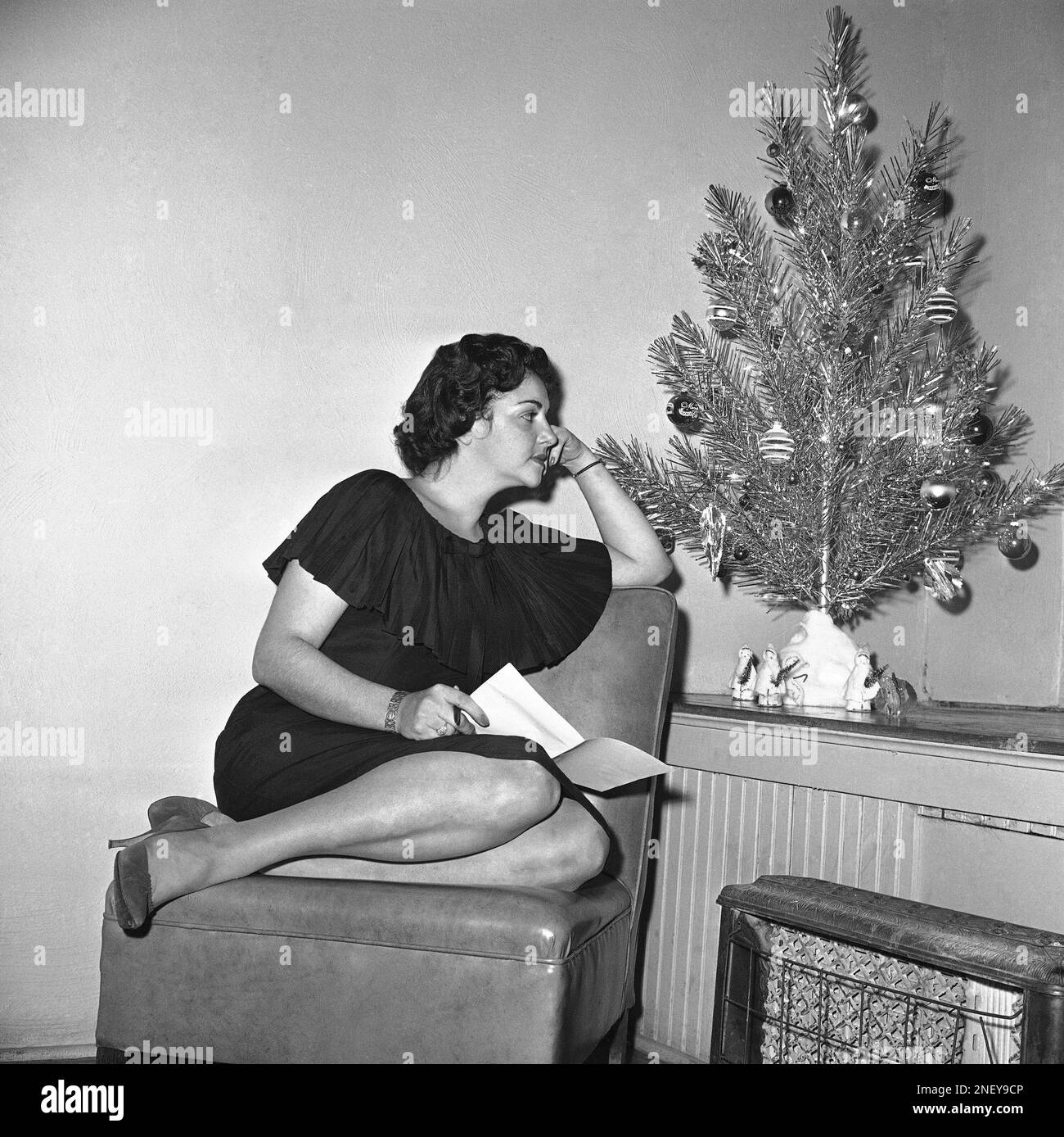 Barbara Powers, wife of U2 pilot Francis Gary Powers imprisoned in ...