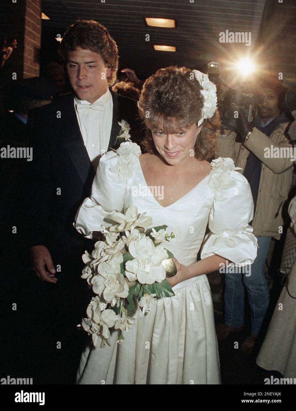 Miami Dolphins quarterback Dan Marino and his new wife Claire Veazey ...