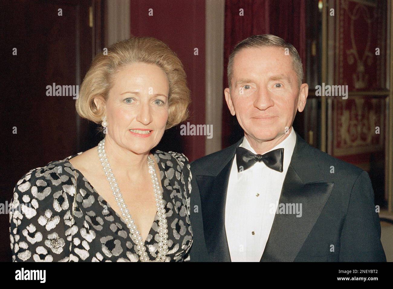 Ross Perot with his wife Margot receives the Raoul Wallenberg Award at ...