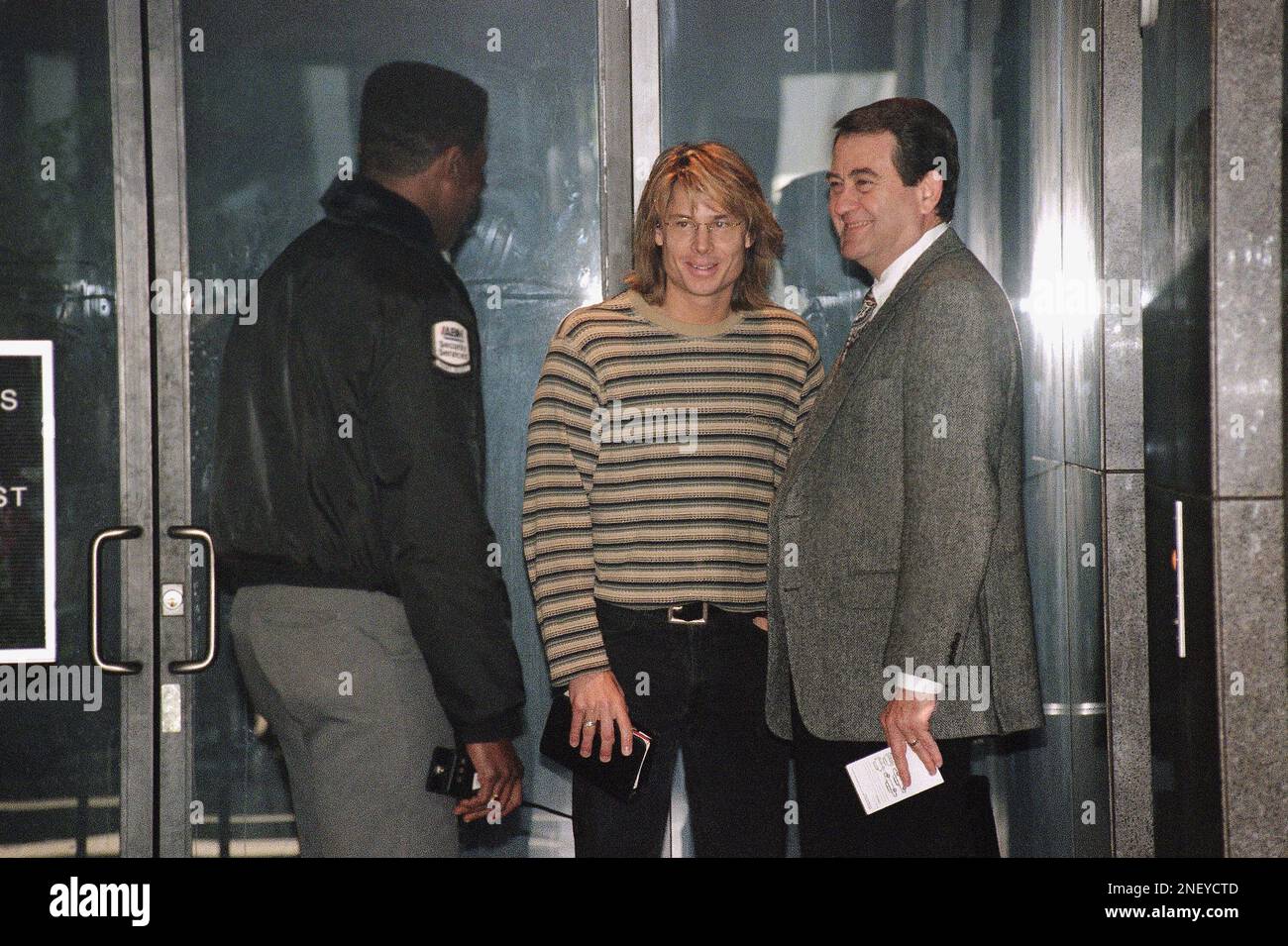 Brian "Kato" Kaelin, left, O.J. Simpson's quirky former houseguest ...