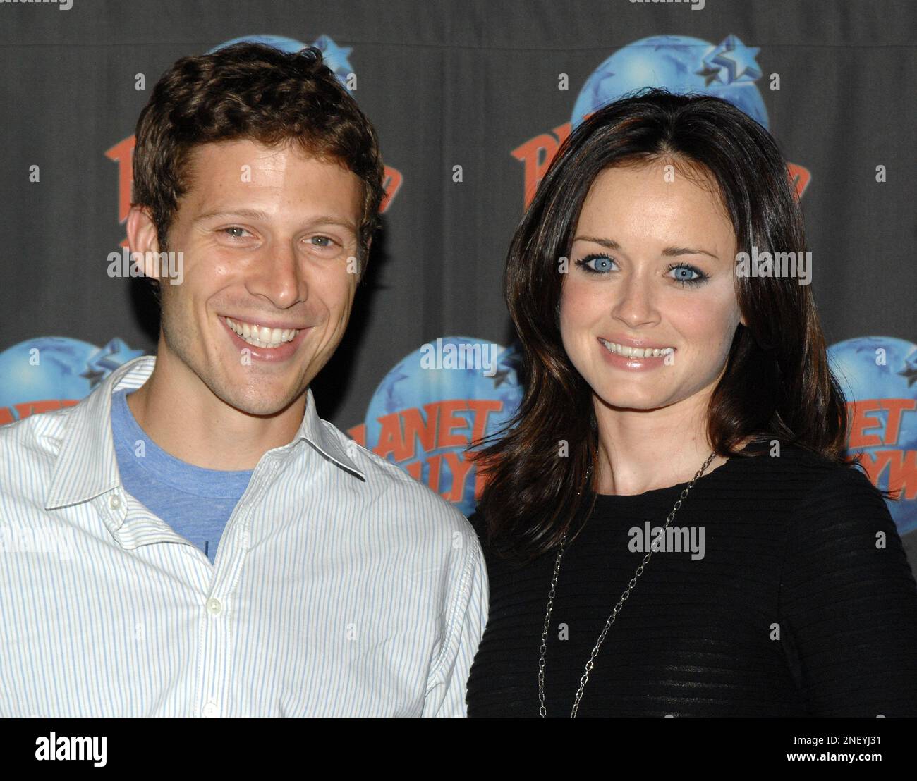 Zach Gilford And Alexis Bledel