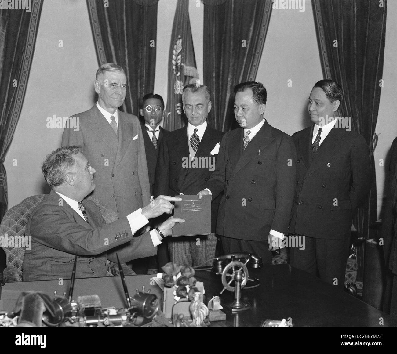 Members of the constitutional convention of the Philippine Islands ...